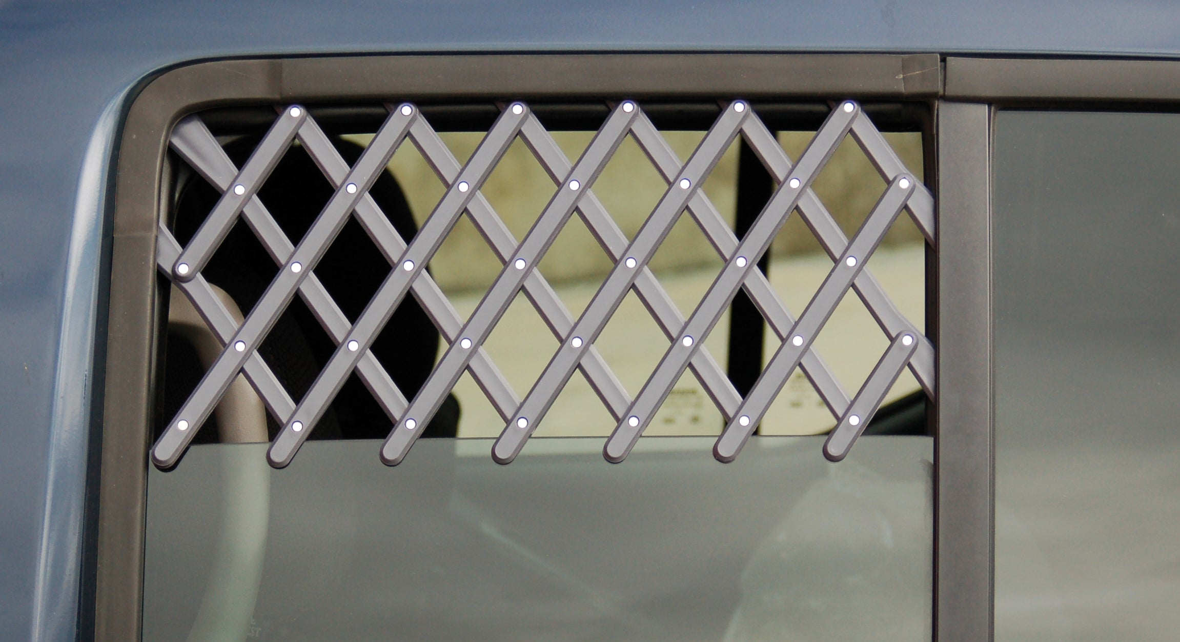 Adjustable Pet Gate for Car Window – Urban Hub